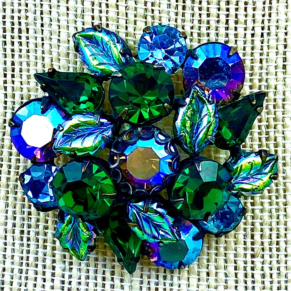 Vintage Regency Domed Brooch - Gem